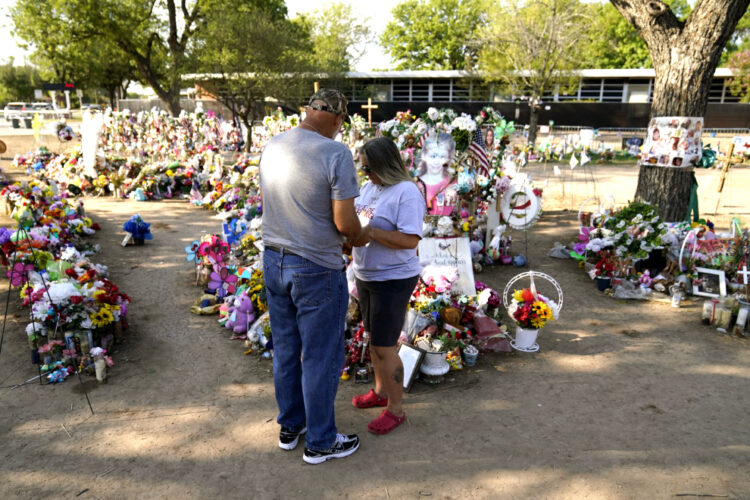 Uvalde children grapple with trauma after massacre | News, Sports, Jobs ...